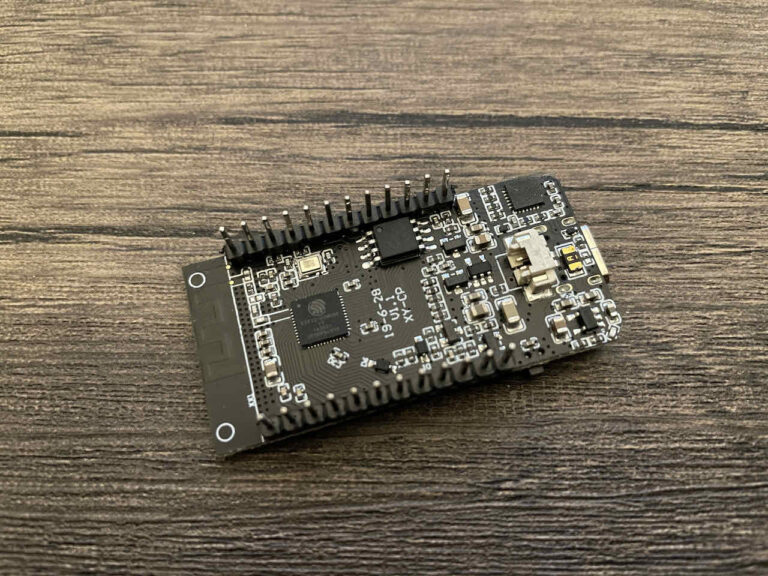 Der ESP32: Ein leistungsstarker Mikrocontroller für IoT-Anwendungen - techgeeks.de